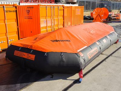 Unique vulcanised base for floating oil storage tank